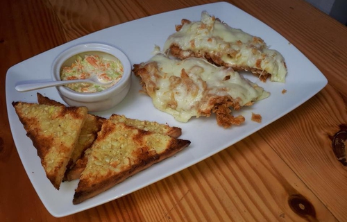 Pinewood Cafe N' Restaurant